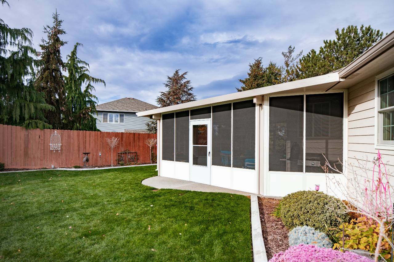 Affordable Screen Room Installation Guide for Homeowners